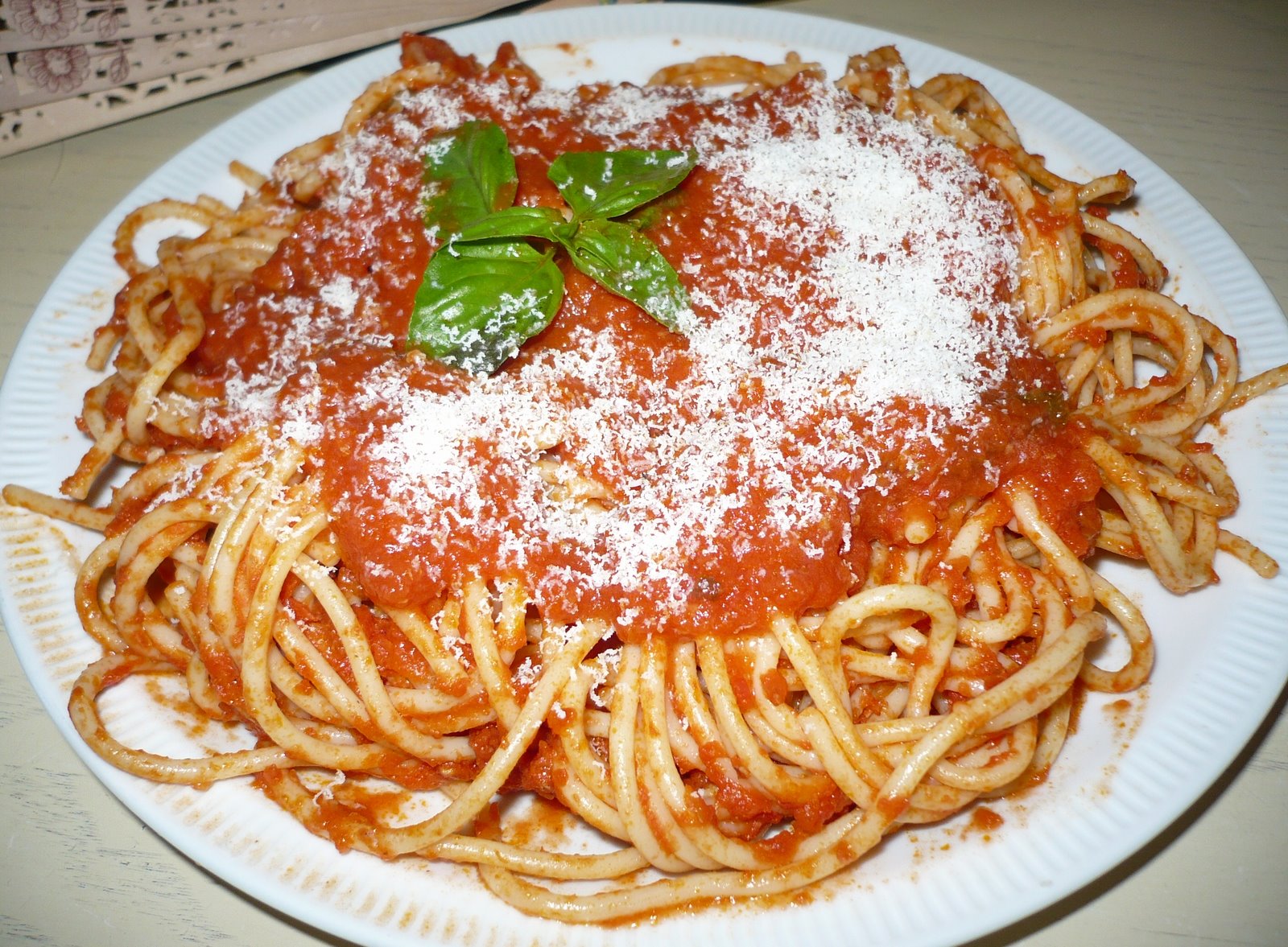 italian cooking: Spaghetti al pomodoro