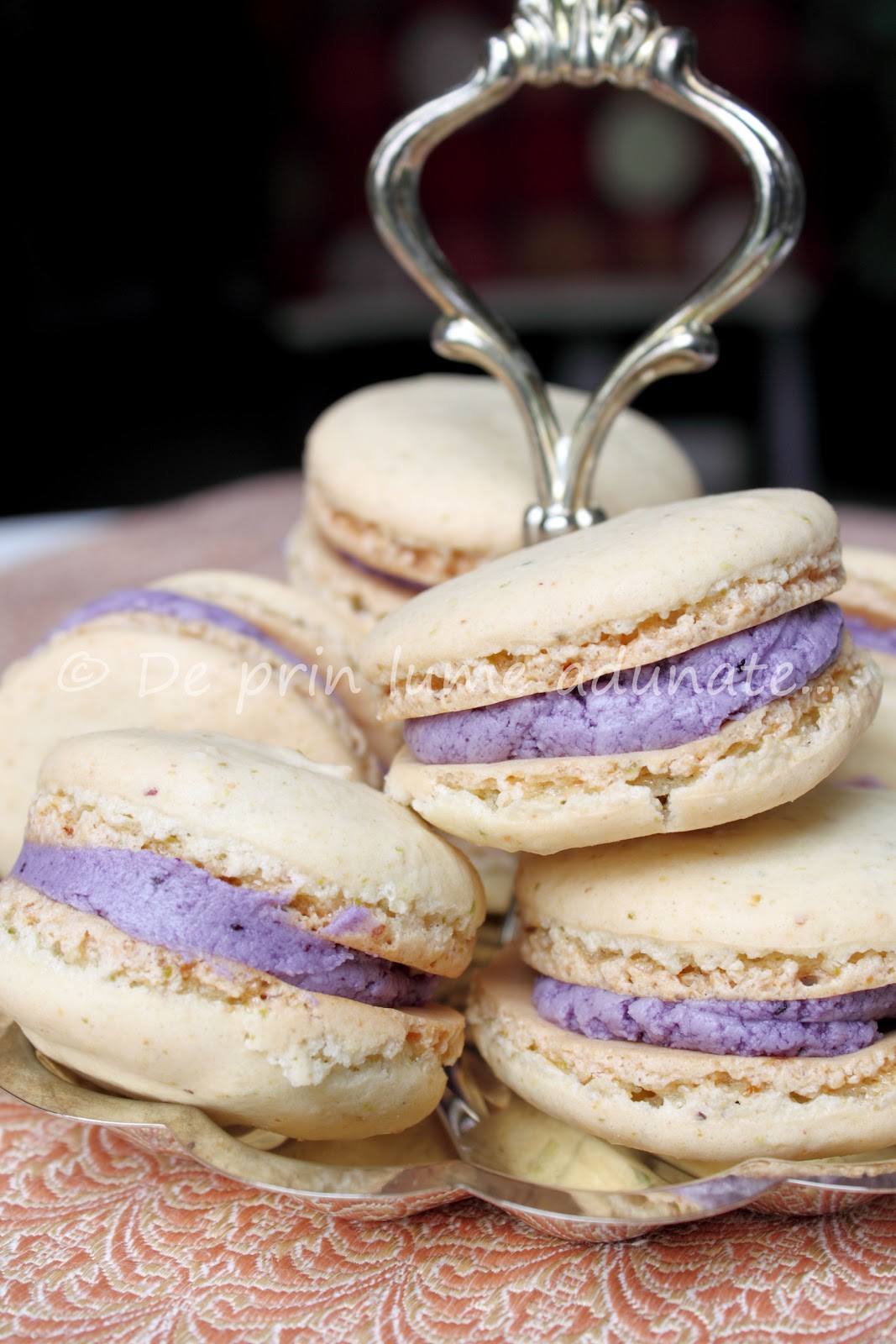 De prin lume adunate...: Macarons cu migdale si fistic/ Almond and ...