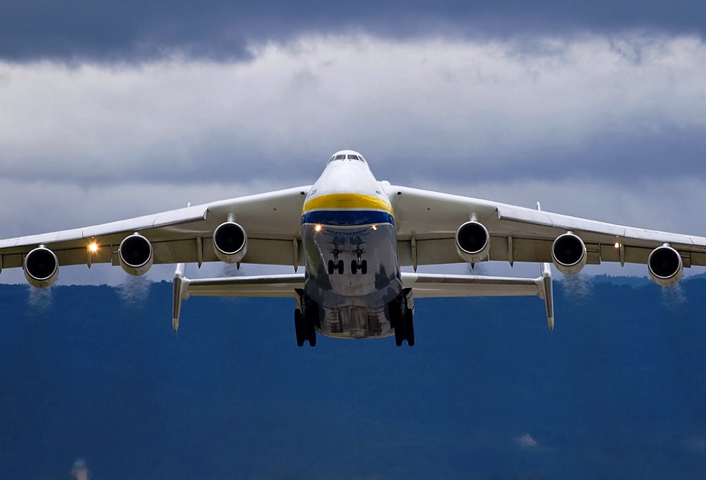Antonov An-225 Mriya - The Largest Airplane in the World ~ Amazing ...