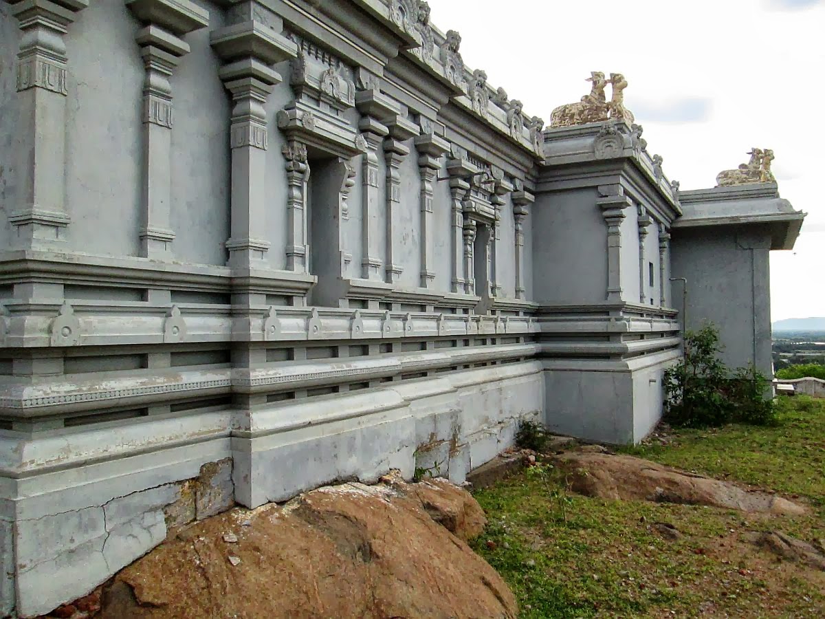 Aarti at Pavala Kundru - ARUNACHALA GRACE