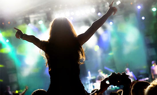 Italo-Spagnola: Guida in 16 punti per sopravvivere a un concerto pop