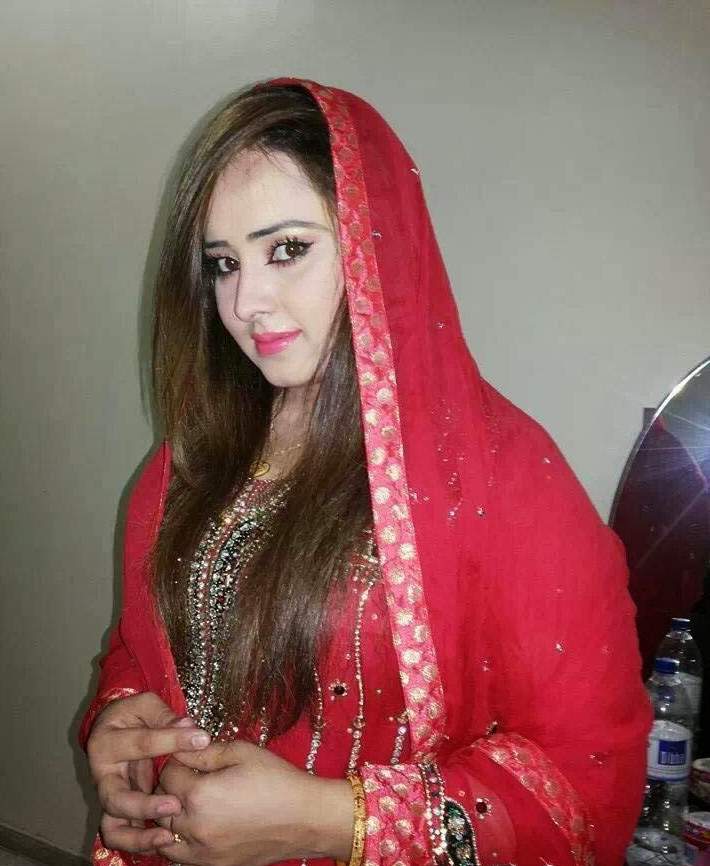 All Pashto Showbiz: The Best Pashto Actres Nadia Gull Hot Wallpapers
