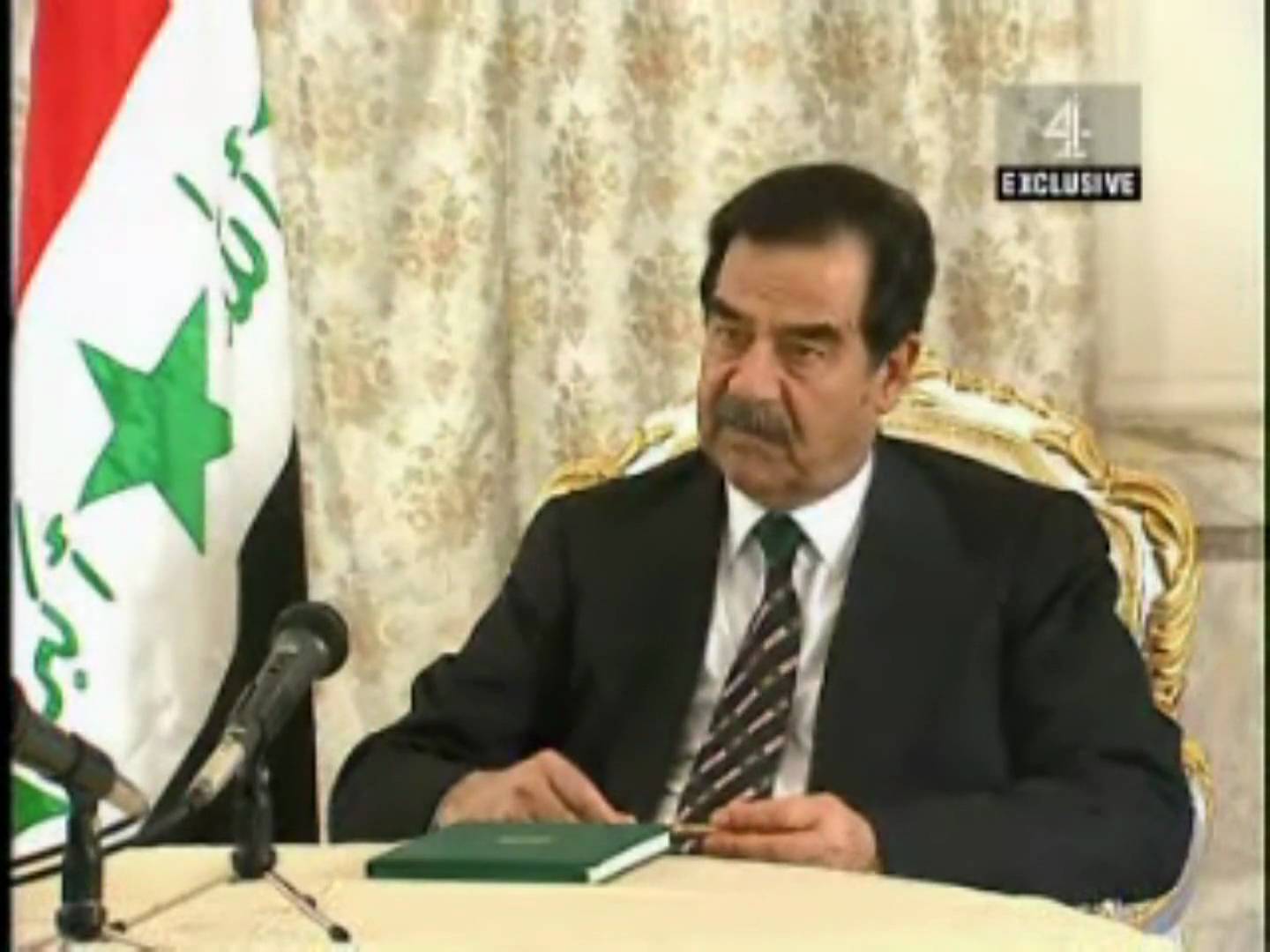 Fieggentrio: Zo vader, zo zoon? Vader Saddam Hoessein en zoon.