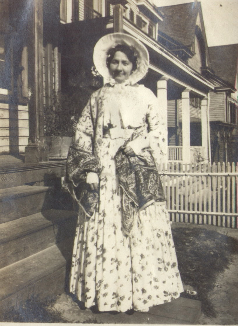 Have You Seen My Roots?: Wordless Wednesday - Aunt Pittypat...Is That You? Have You Seen My Roots?: Wordless Wednesday - Aunt Pittypat...Is That You?