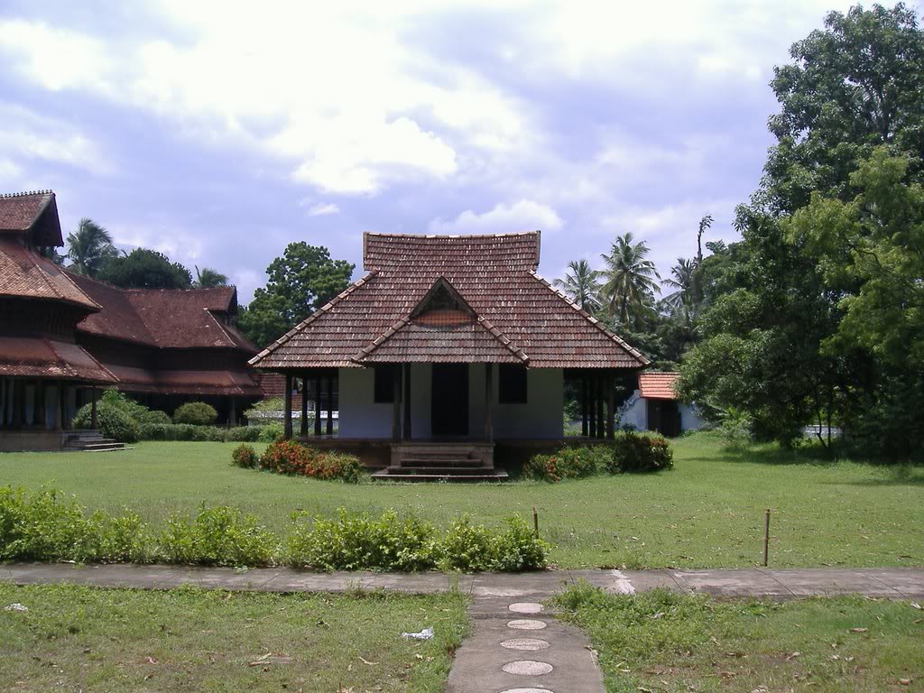 Kuthira Malika Temple | Well Known Places