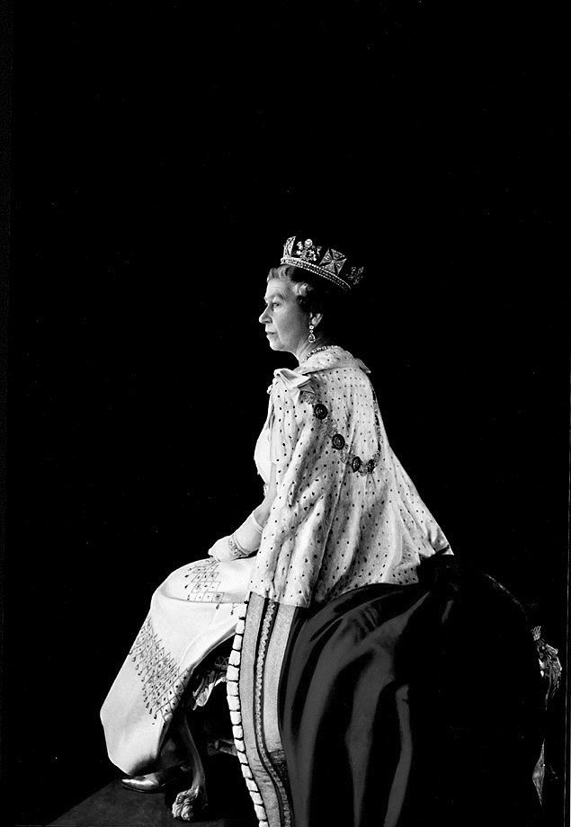 The Mad Monarchist: Queen Elizabeth II: 60 Years on the Throne