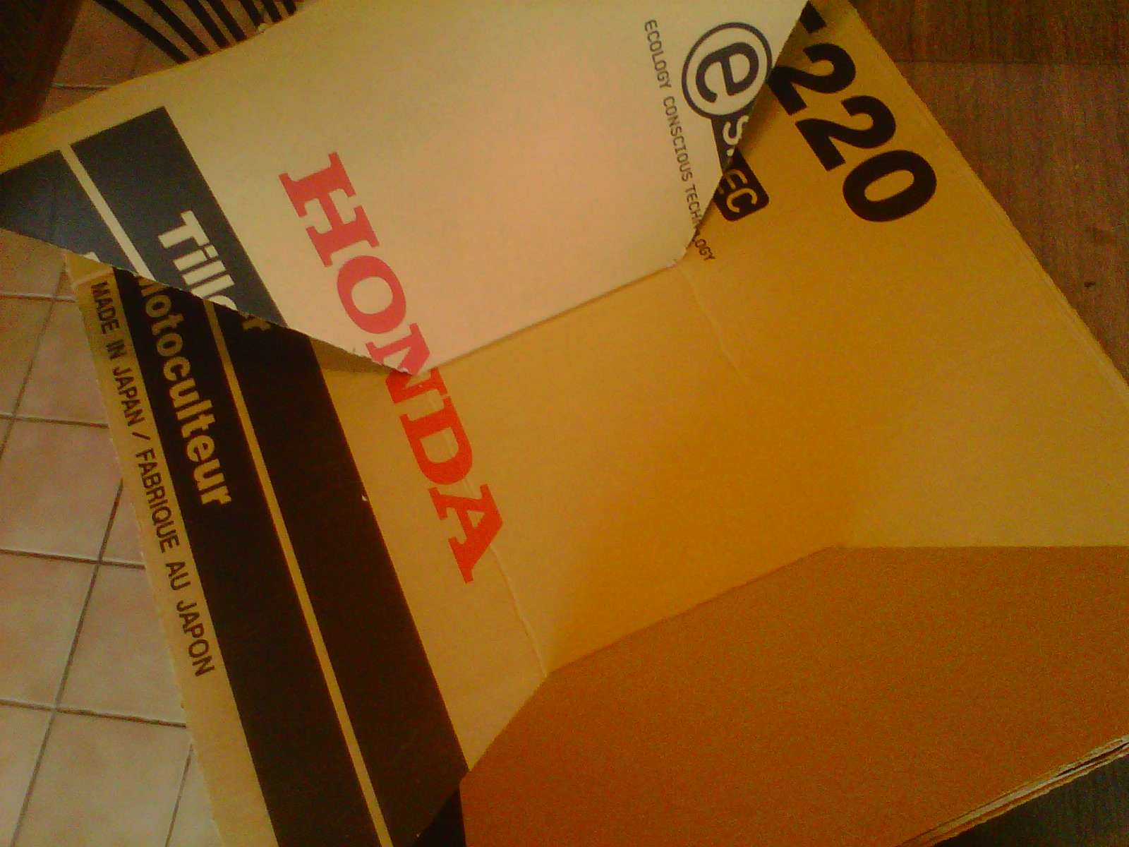 And then it clicked...: DIY easy and inexpensive softbox.