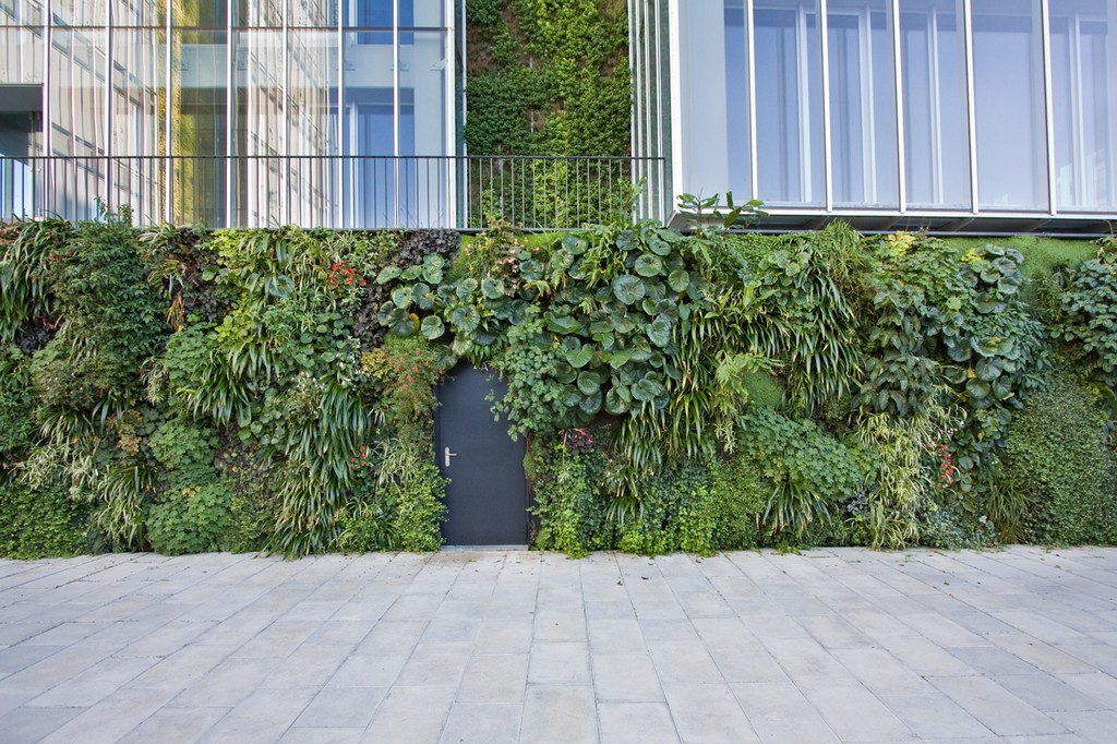 Natura Tower Landscape : By Vertical Garden Design ~ HouseVariety
