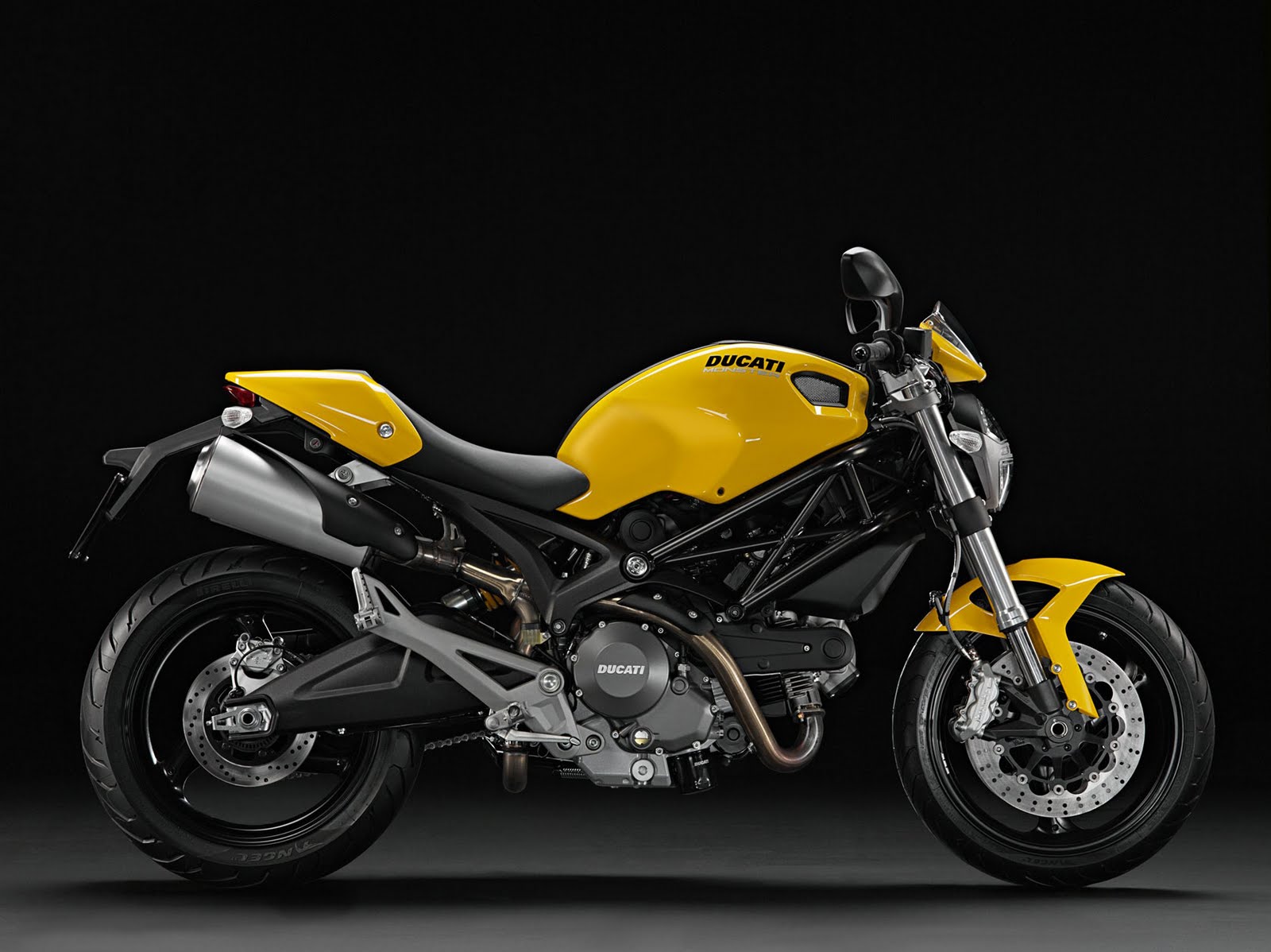 Black Rider: Ducati Monster 696 and 796