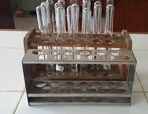 FUNGSI DAN JENIS ALAT NON GELAS DI LABORATORIUM | JAGAD KIMIA