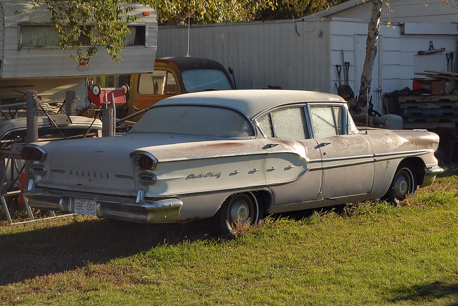autoliterate: 1958 Pontiac Strato Chief