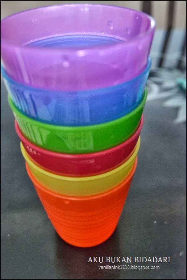 aku bukan bidadari: cawan hitam IKEA