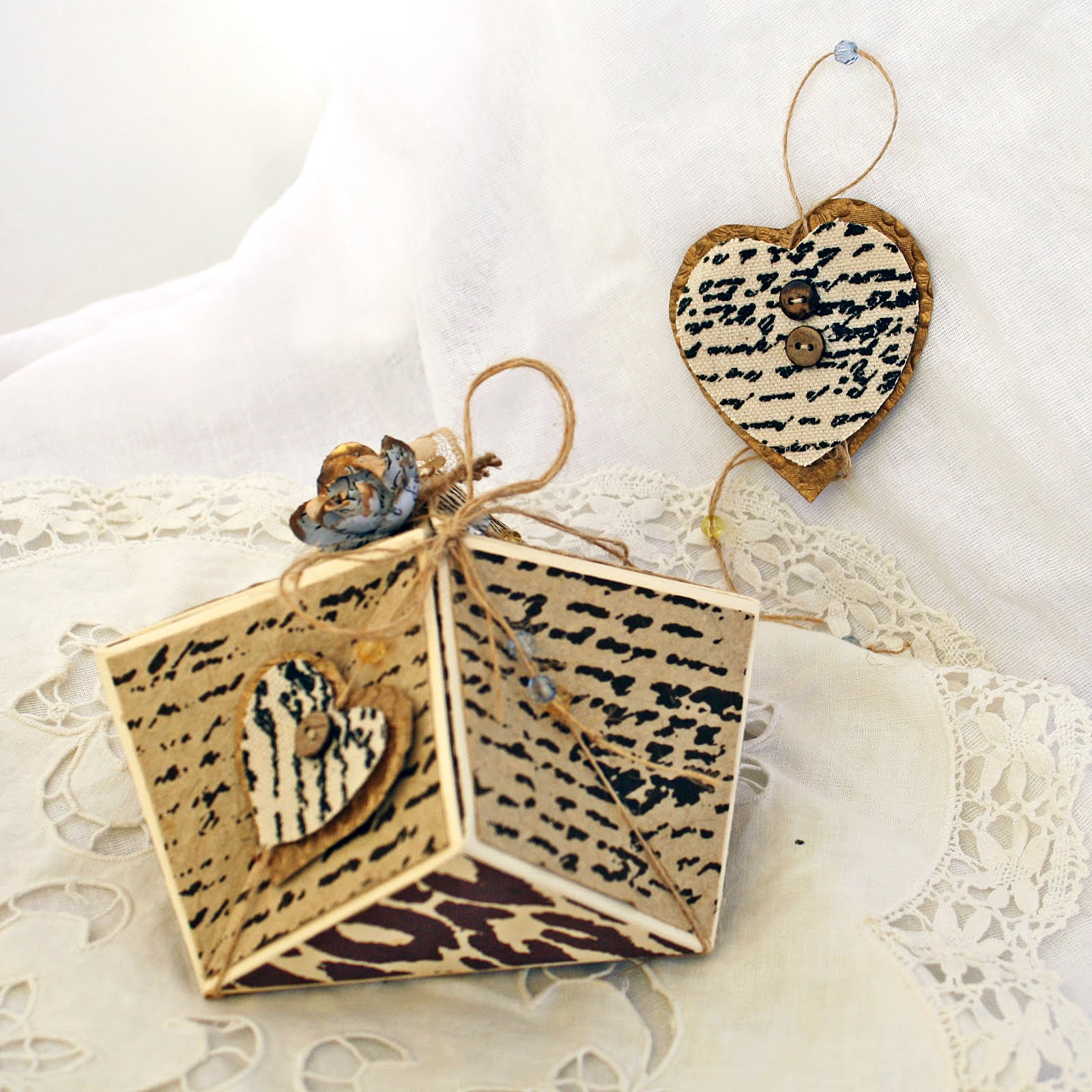 Feniksun: HOW TO MAKE VALENTINE’S GIFTS WITH CANVAS CORP HANDMADE PAPERS