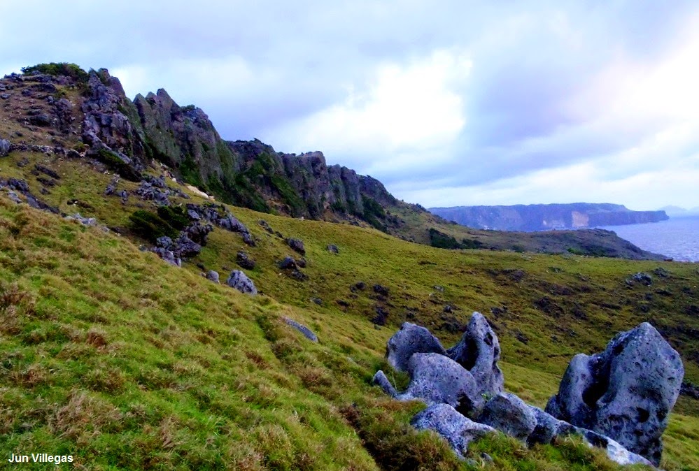 Smart Backpacker: Rapang Cliff Trek, Itbayat Island, Batanes