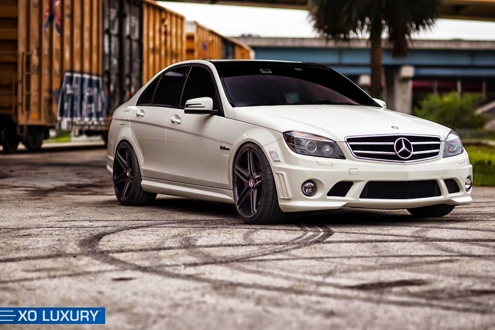 Mercedes-Benz W204 C63 AMG on XO Luxury Wheels | BENZTUNING
