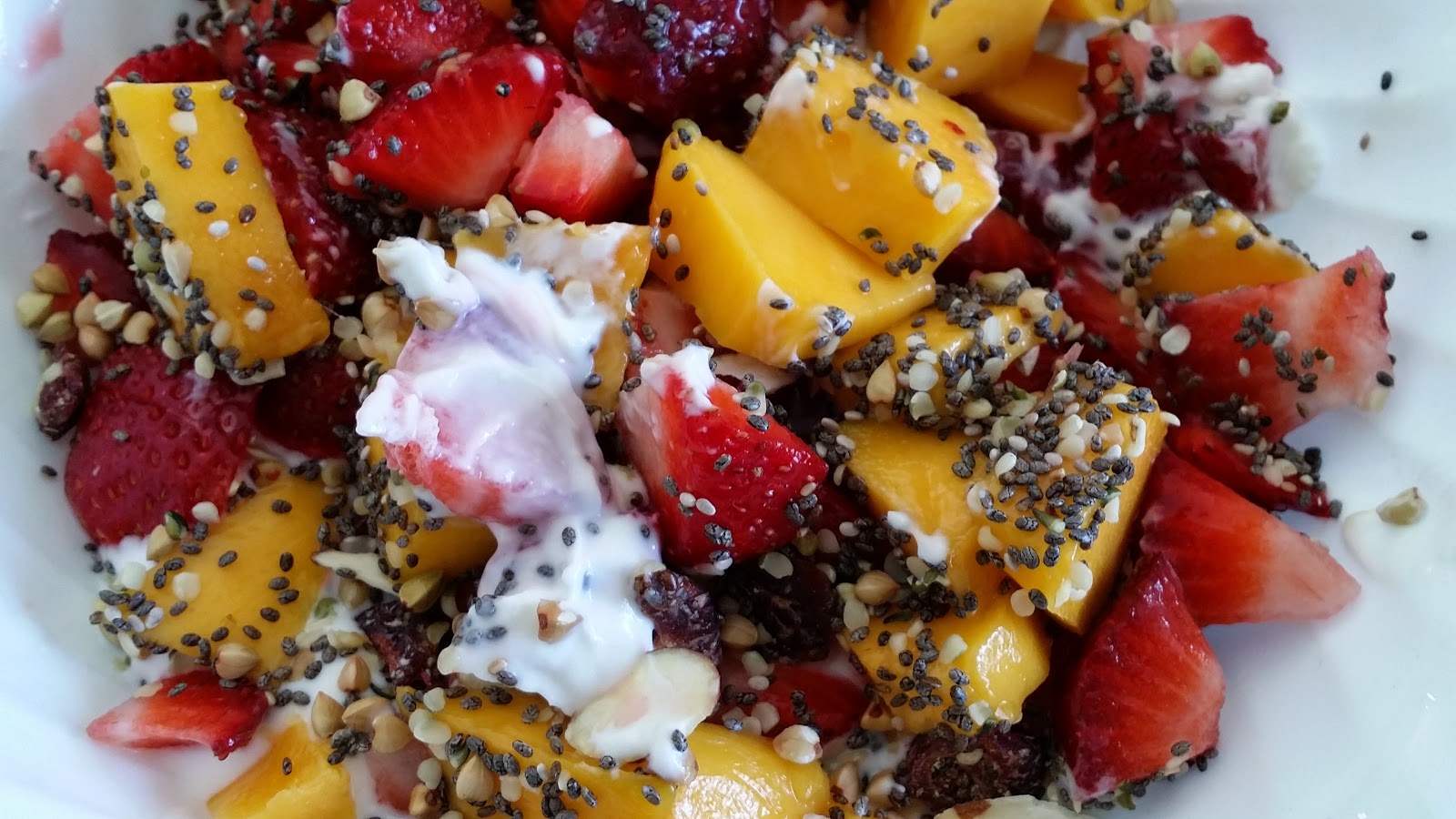 EarthyFlavors: Mango Strawberry Greek Yogurt and Dragon Fruit Green ...