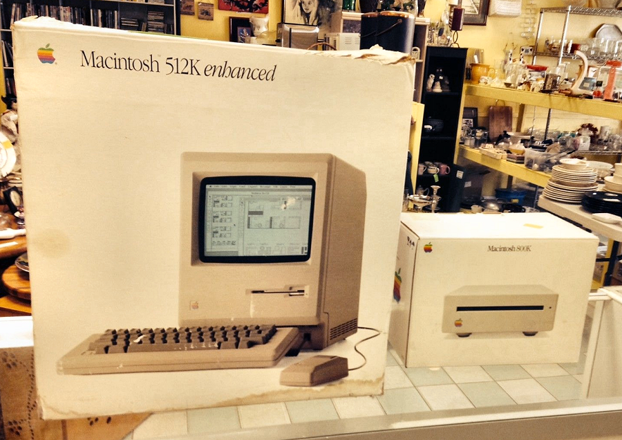 Retro Treasures: Macintosh 512k enhanced (Boxed)