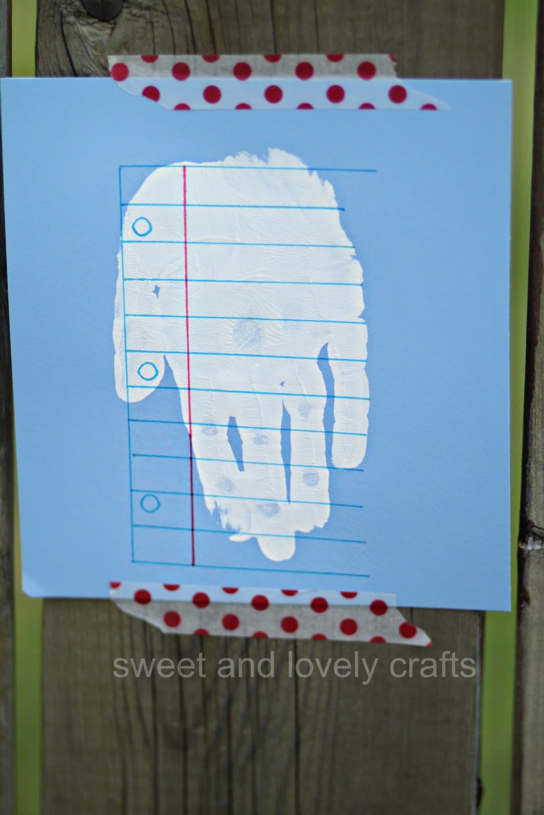 sweet and lovely crafts: handprint paper