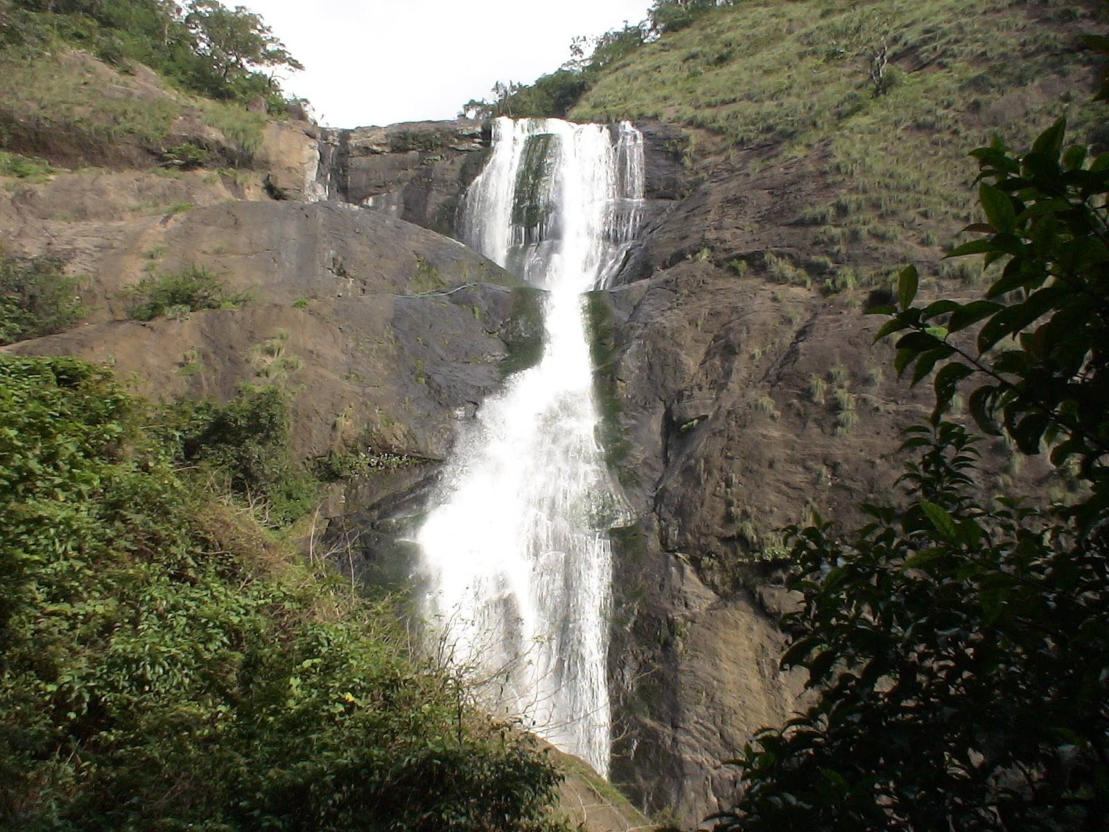 PALARUVI WATTER FALLS -KOLLAM-KERALA ~ SOUTH INDIA TOURISM