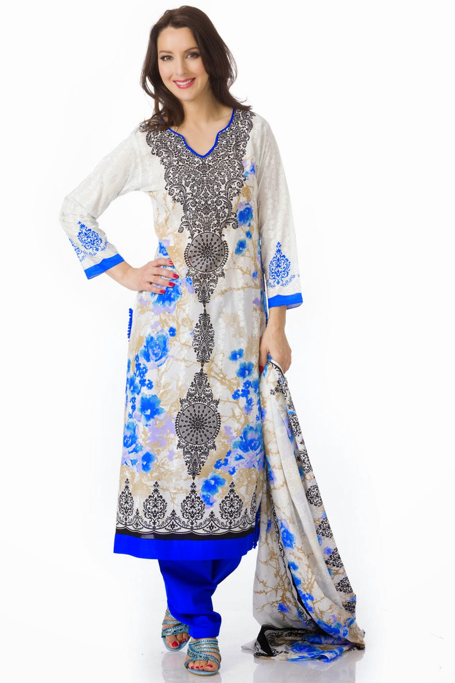 Long frocks | Pakistani Dresses | Mehndi Designs