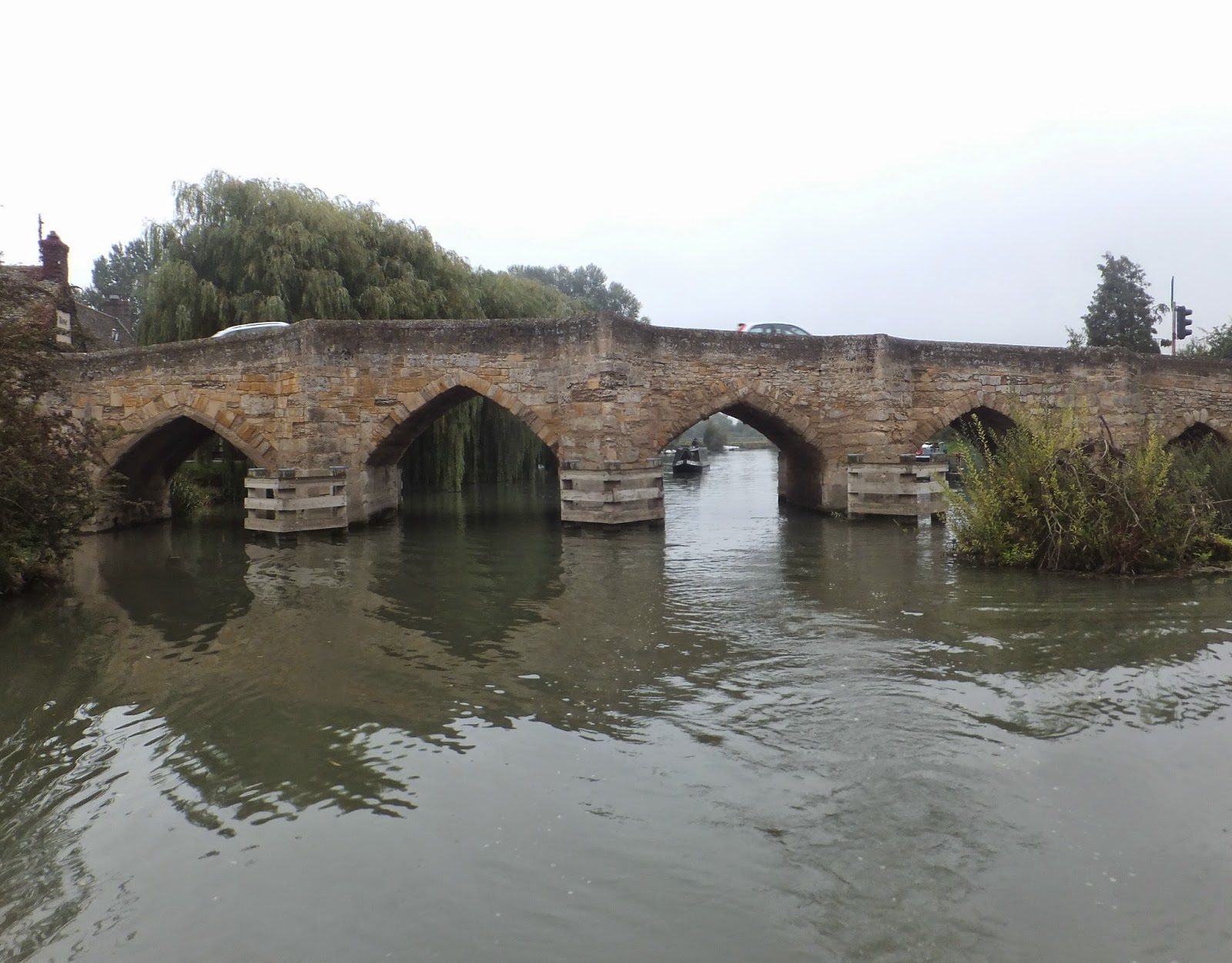 and Millie makes three: Above Shifford Lock (River Thames) – Friday ...