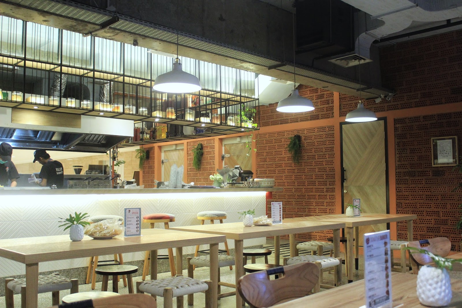 Place to visit in Dubai: [New Spot] Belly Bandit, All-Day Breakfast ...