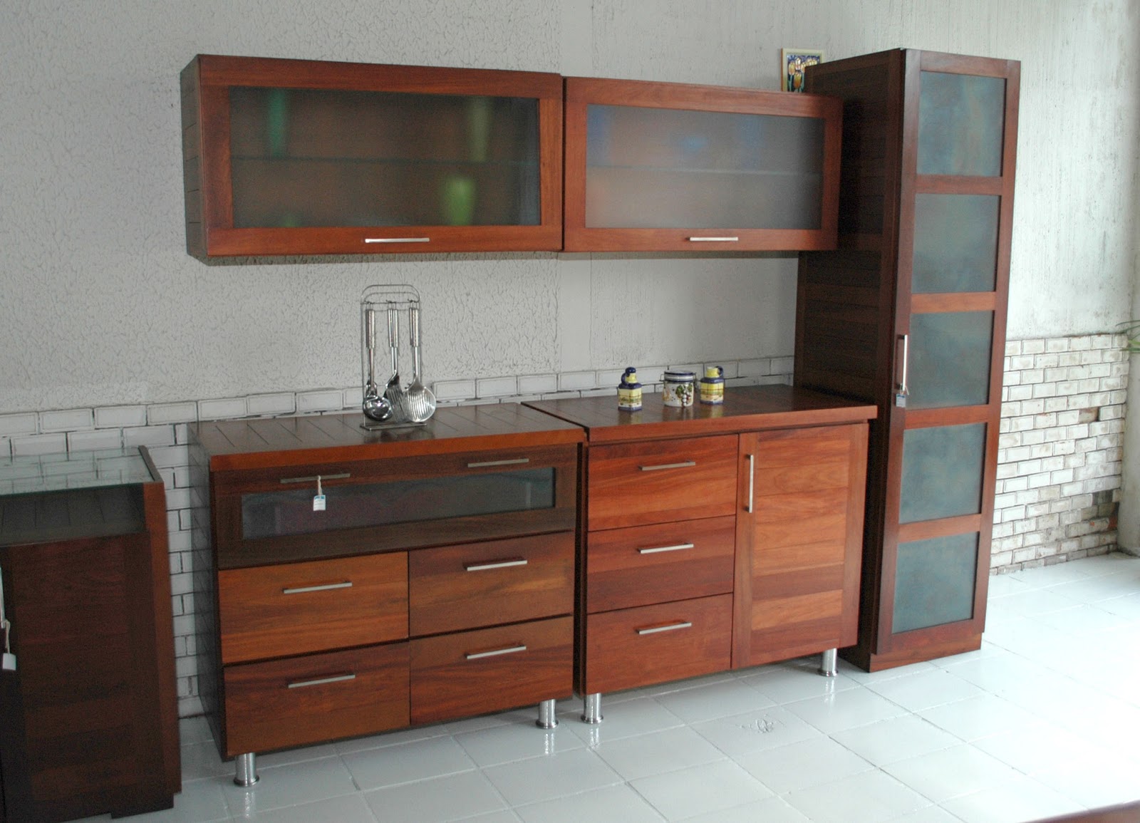 Móveis planejados em madeira e MDF: Móveis feitos com reaproveitamento ...