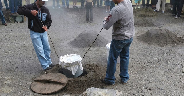 Como é feito o Cozido das Furnas ! - I Love Azores