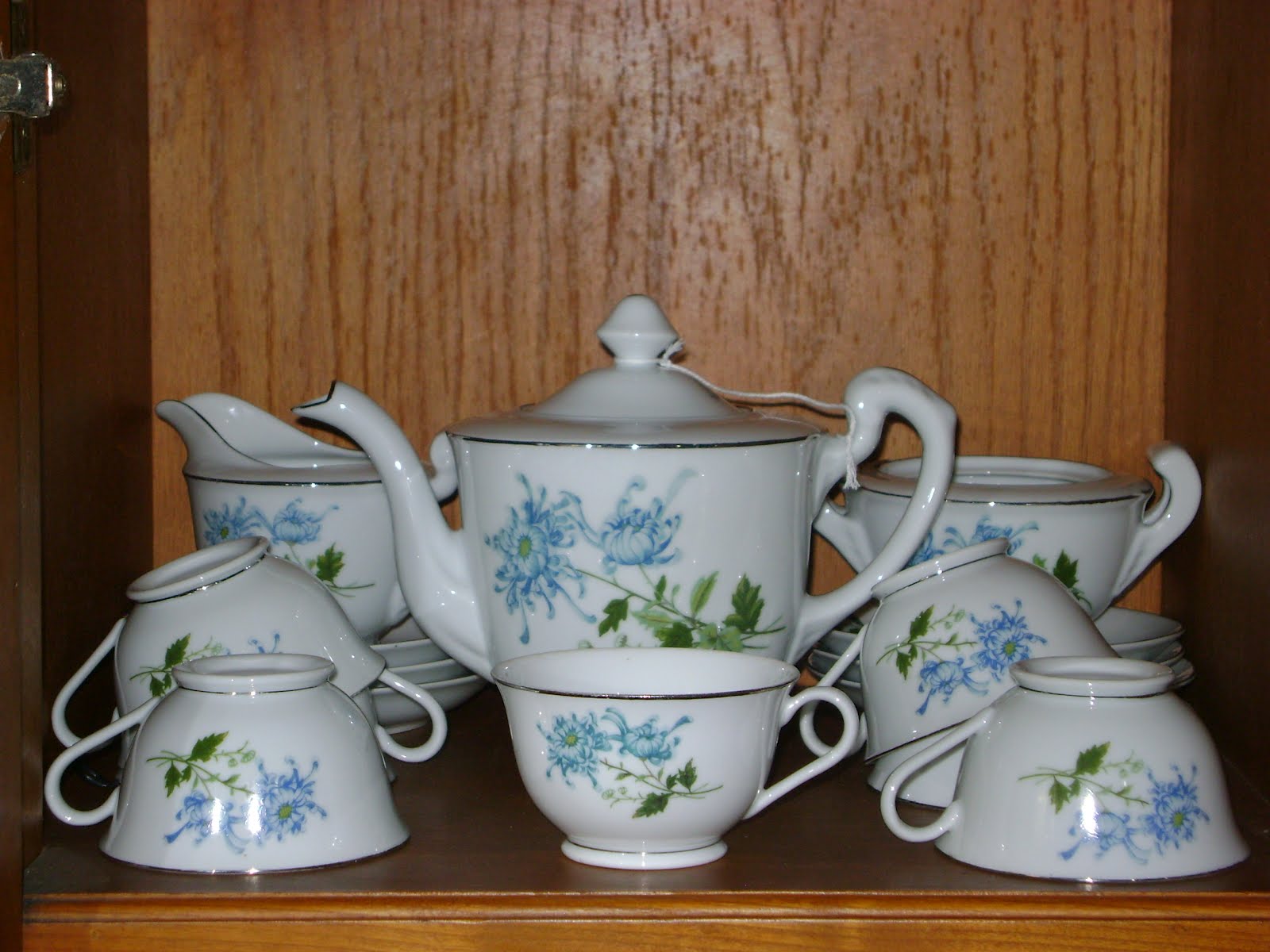 Suka Barang Lama: Tea Set bunga Krisan Biru