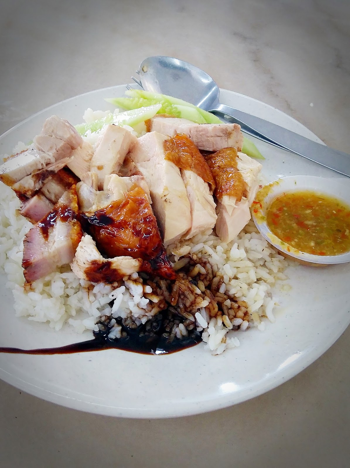 Venoth's Culinary Adventures: Chicken Rice Stall in Restoran Sun Hin ...