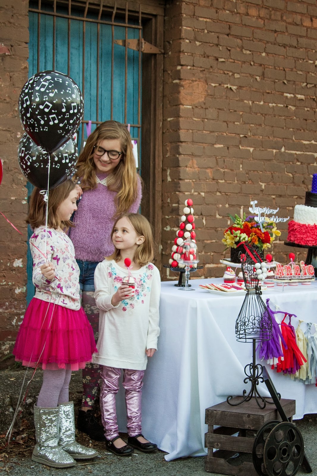 In Flight Party Ideas: Annie Movie Release Fan Party