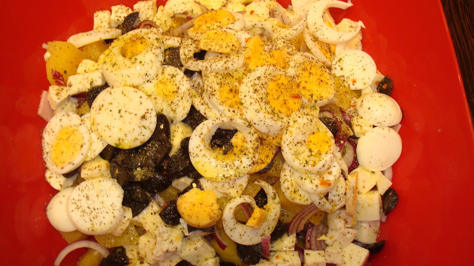 Sa gatim gustos: Salata orientala cu sunca de Praga si mozarella