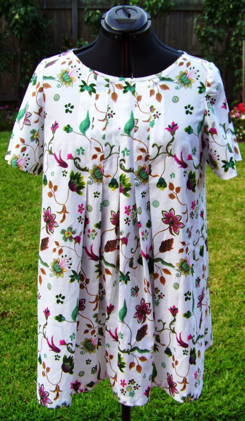 sew and read: Stylish Dress Book Dress E