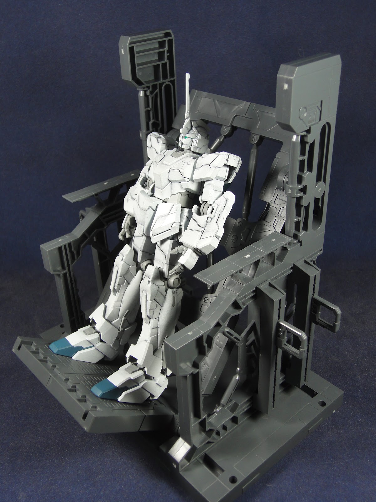 GunplaNovice: Builders Parts Gunpla System Base 001 by Bandai (Review)