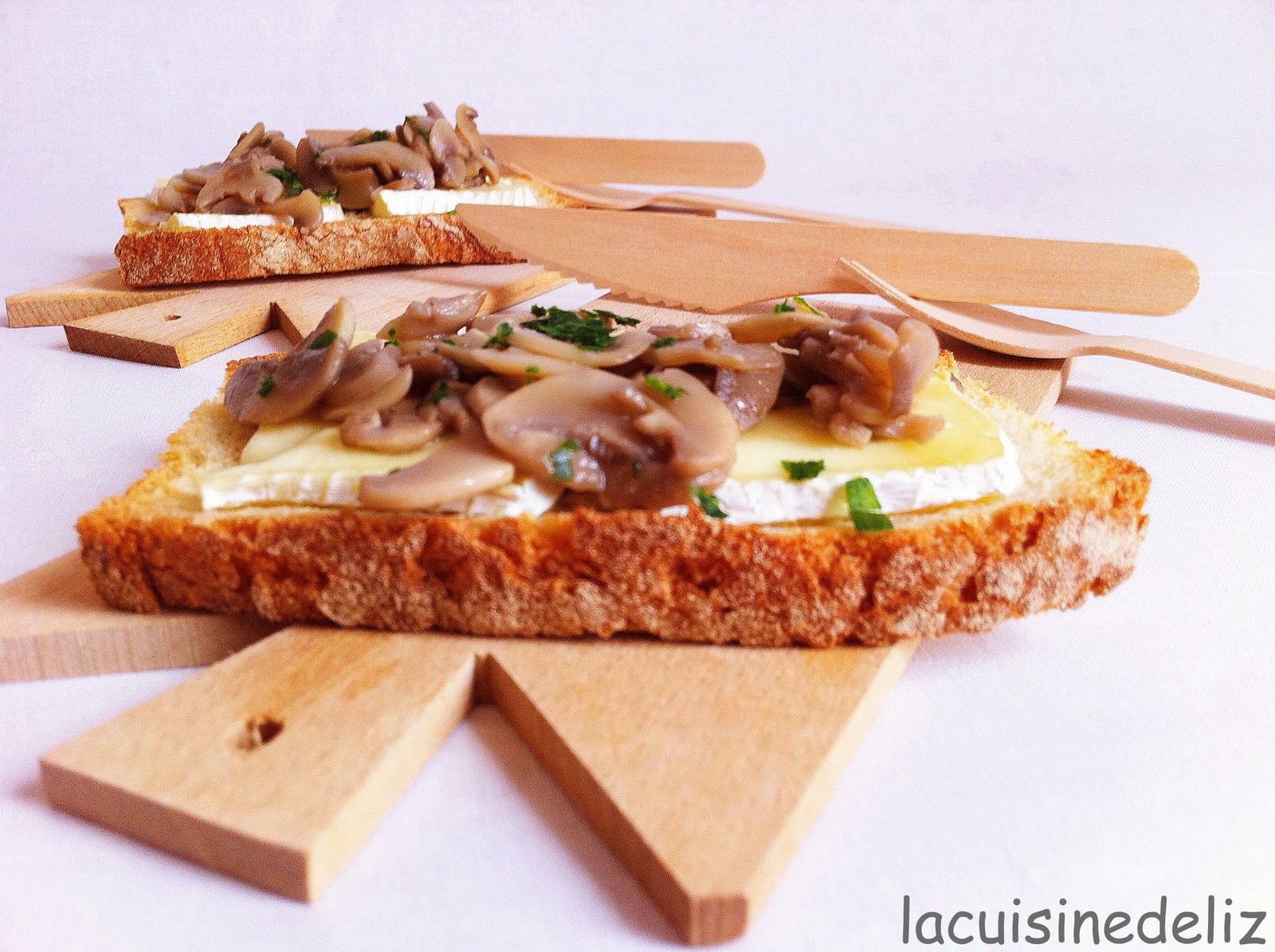 La Cuisine de Liz: CROSTONI CON BRIE E FUNGHI