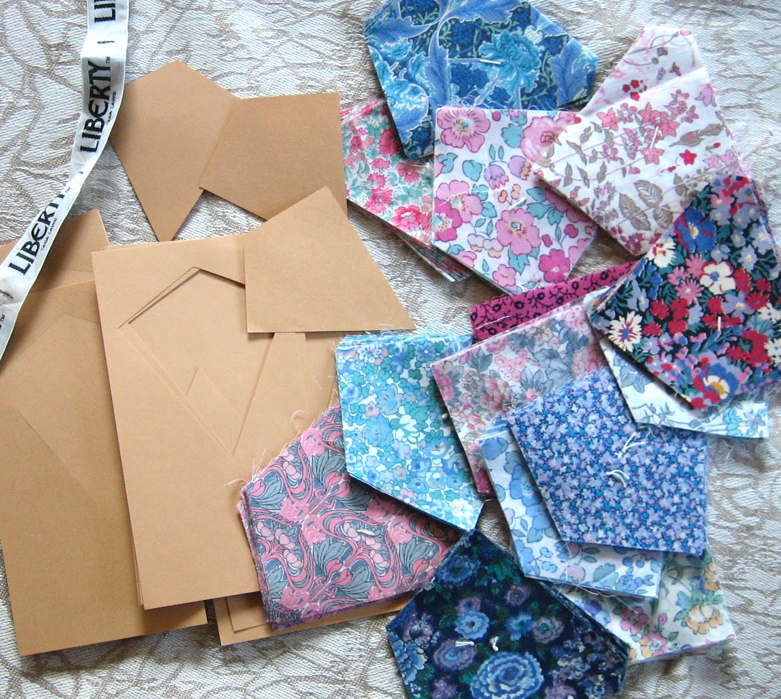 Collection 7 / Avril 2011 | Mary & Patch