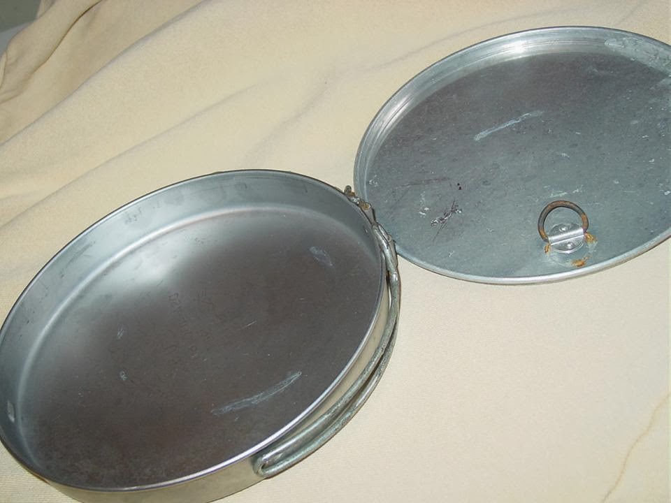 Webbingbabel: Military Mountain Cook Frying Pan 1967