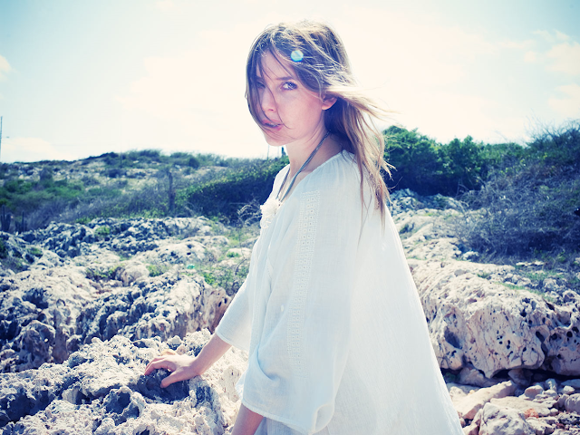plum bucket: Likin Lykke Li...