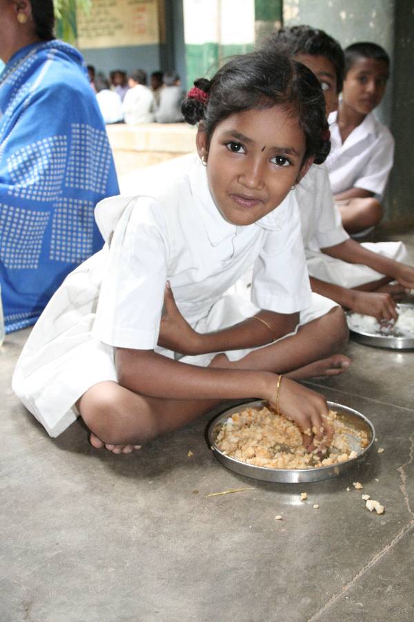 Child going with Akshaya Patra Meal