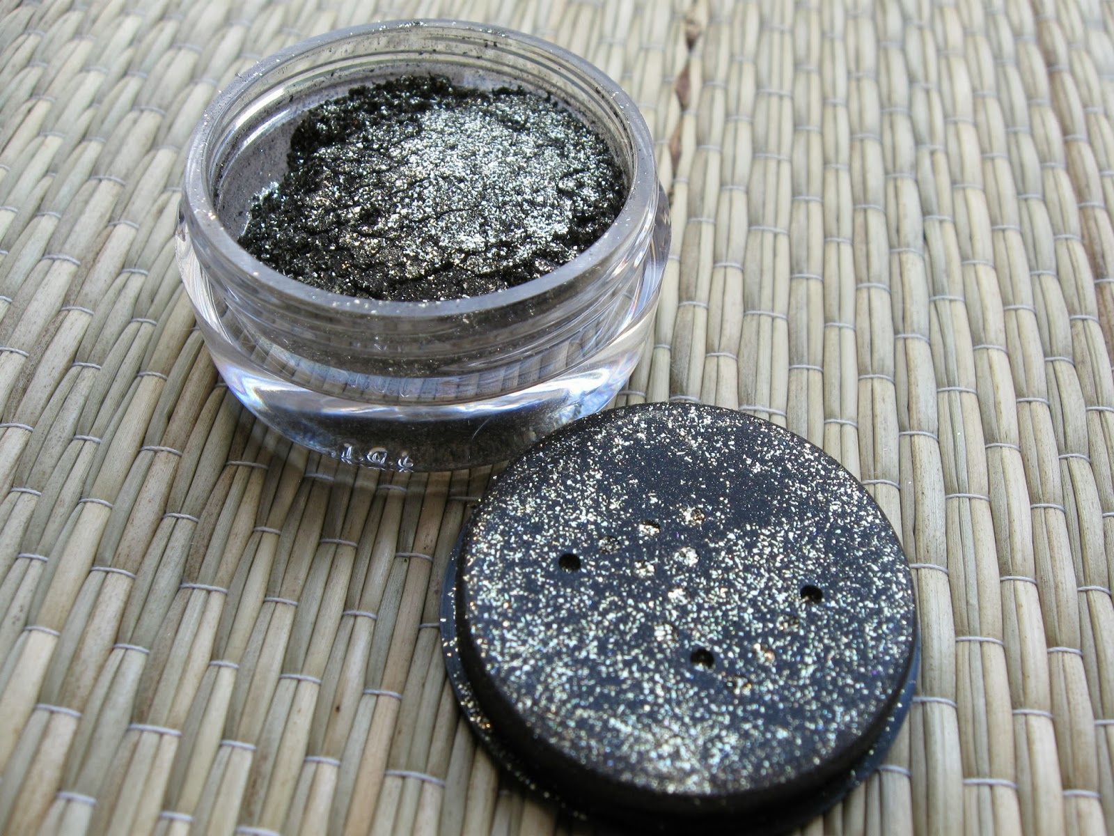 Dolce's Closet: A Splash of Dragon Dust