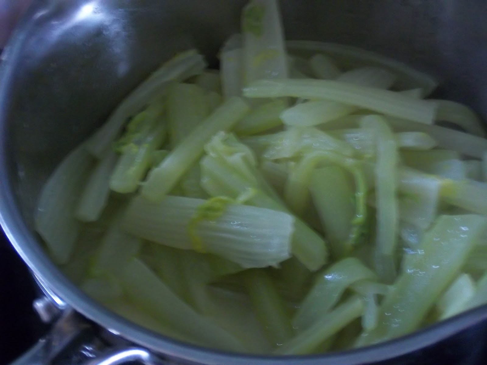 Neil Cooks Grigson: #314 Boiled Turkey with Celery Sauce