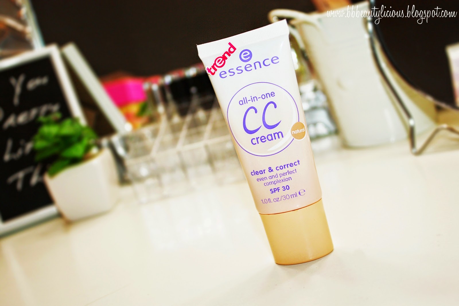 Essence all-in-one CC krema