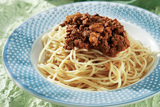 Chef Mitsos recommends...: Traditional spaghetti with lamb minced meat ...