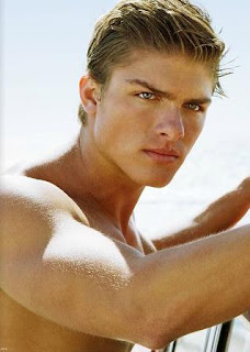 go see GEO ...: Model Monday Mayhem: Austin Victoria