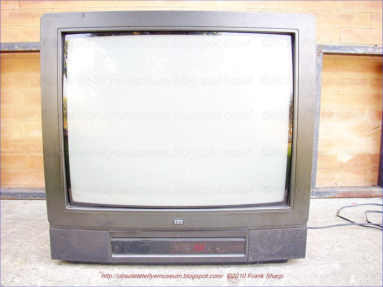 Obsolete Technology Tellye !: ITT IDEAL COLOR 3548 OSCAR YEAR 1987.