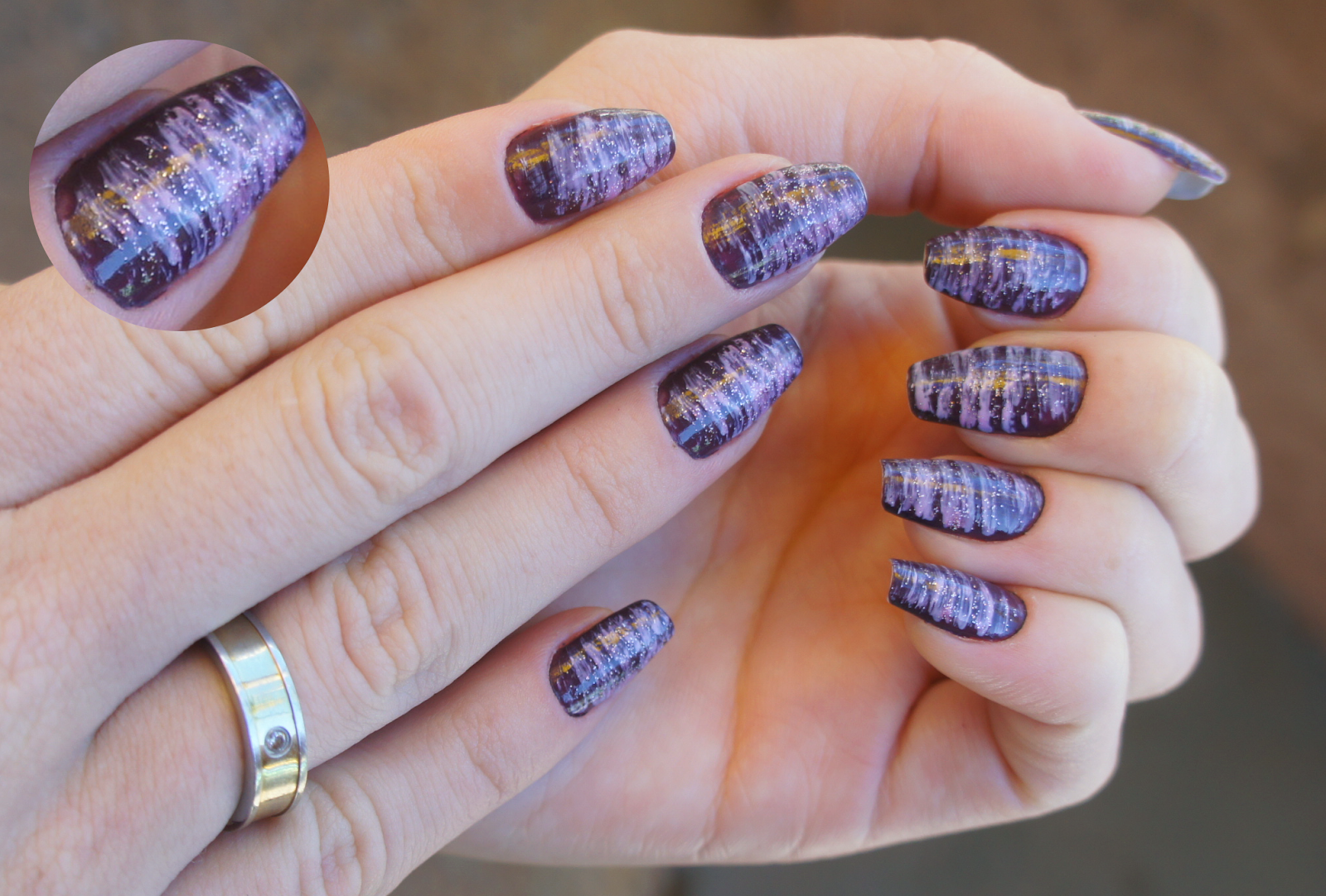 Thayane Pontes: Unhas: Roxo com lilás feito com pincel 'vassourinha'