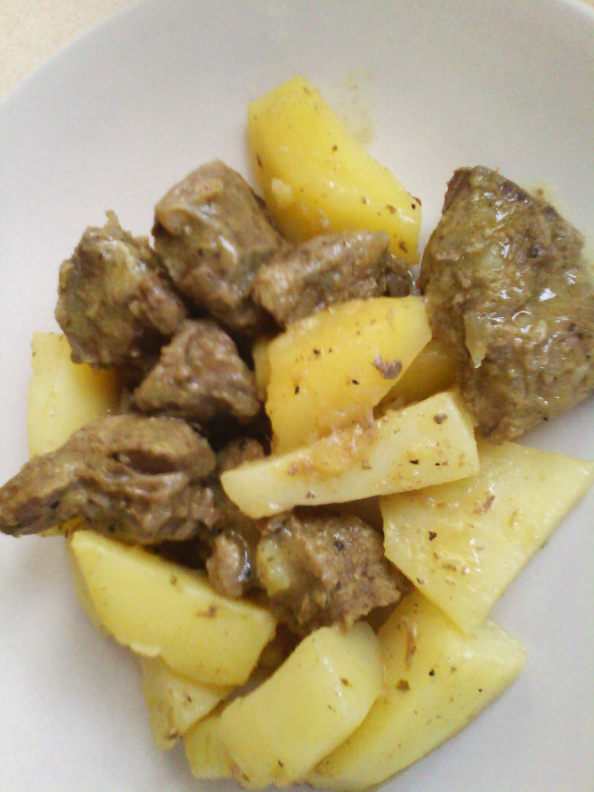Come to cook: Μοσχαρακι λεμονατο στην κατσαρολα με πατατες