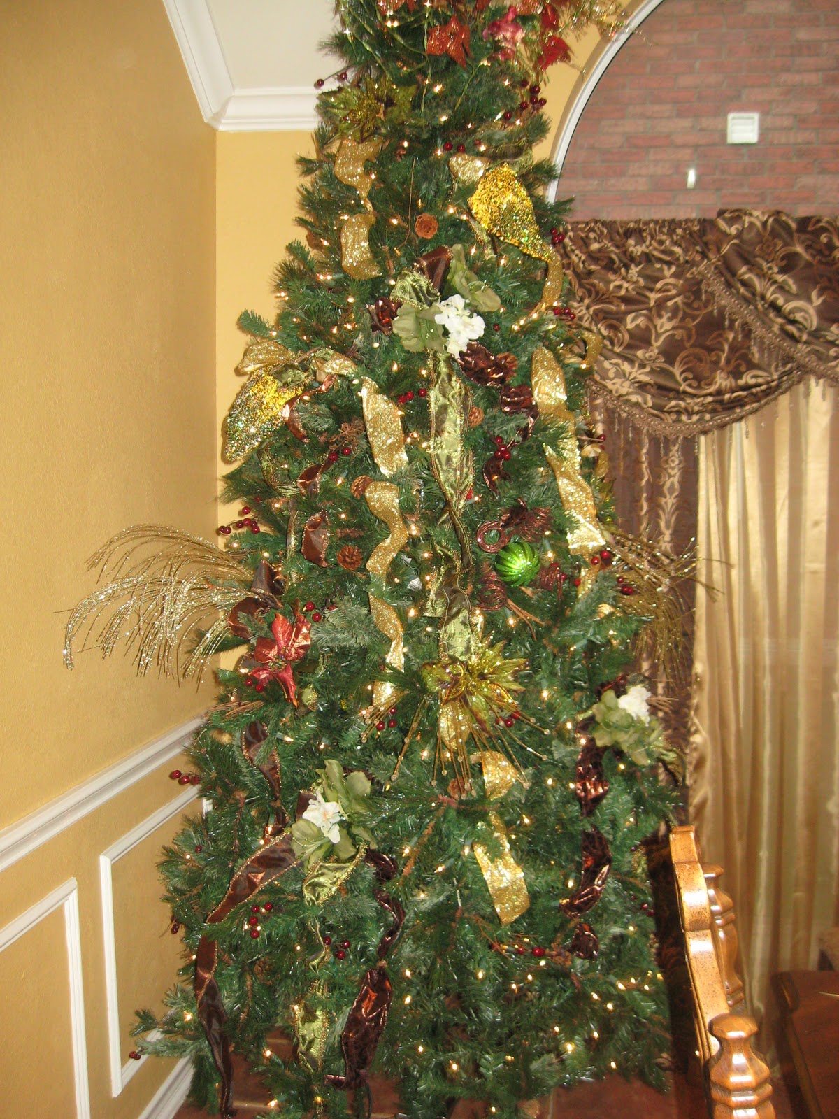 Champagne Taste on a Beer Budget Decorating: Making a $200 Christmas ...
