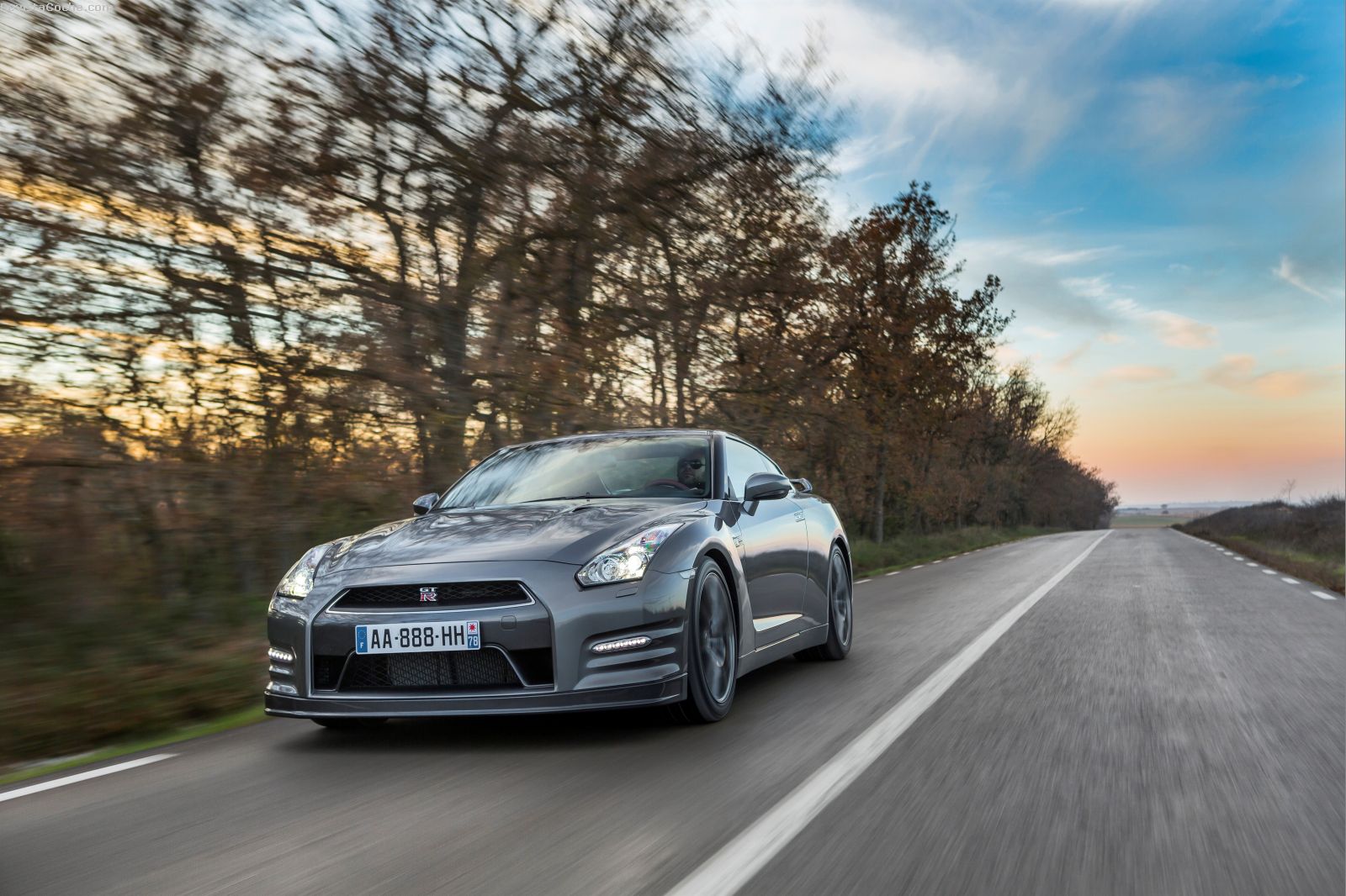 Revista Coche: Llega a España el nuevo Nissan GT-R 2013