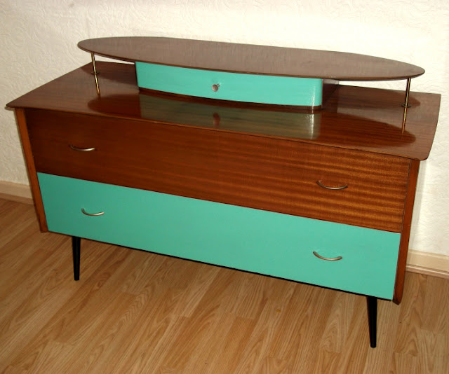 MikeLiveira's Space: Atomic Age design